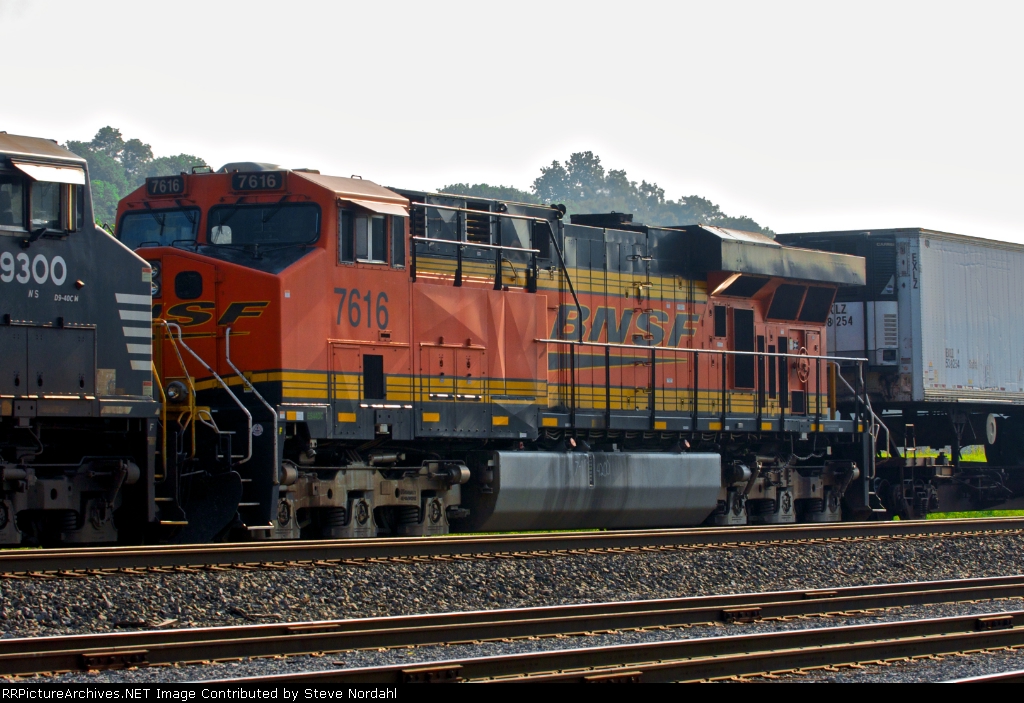 BNSF 7616
